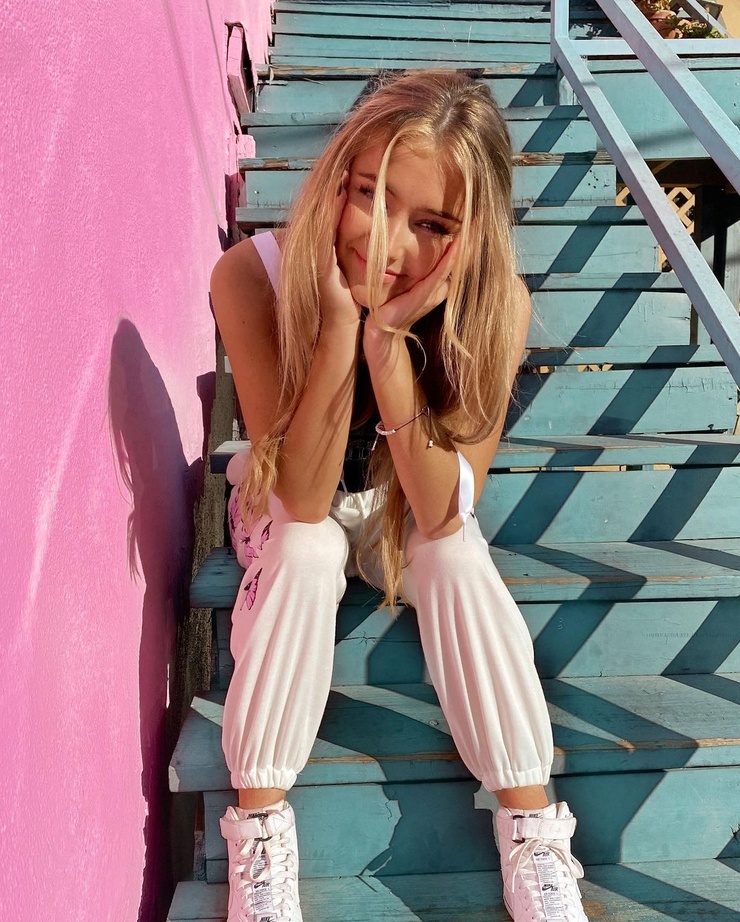 Picture of Alexi Rozmajzl