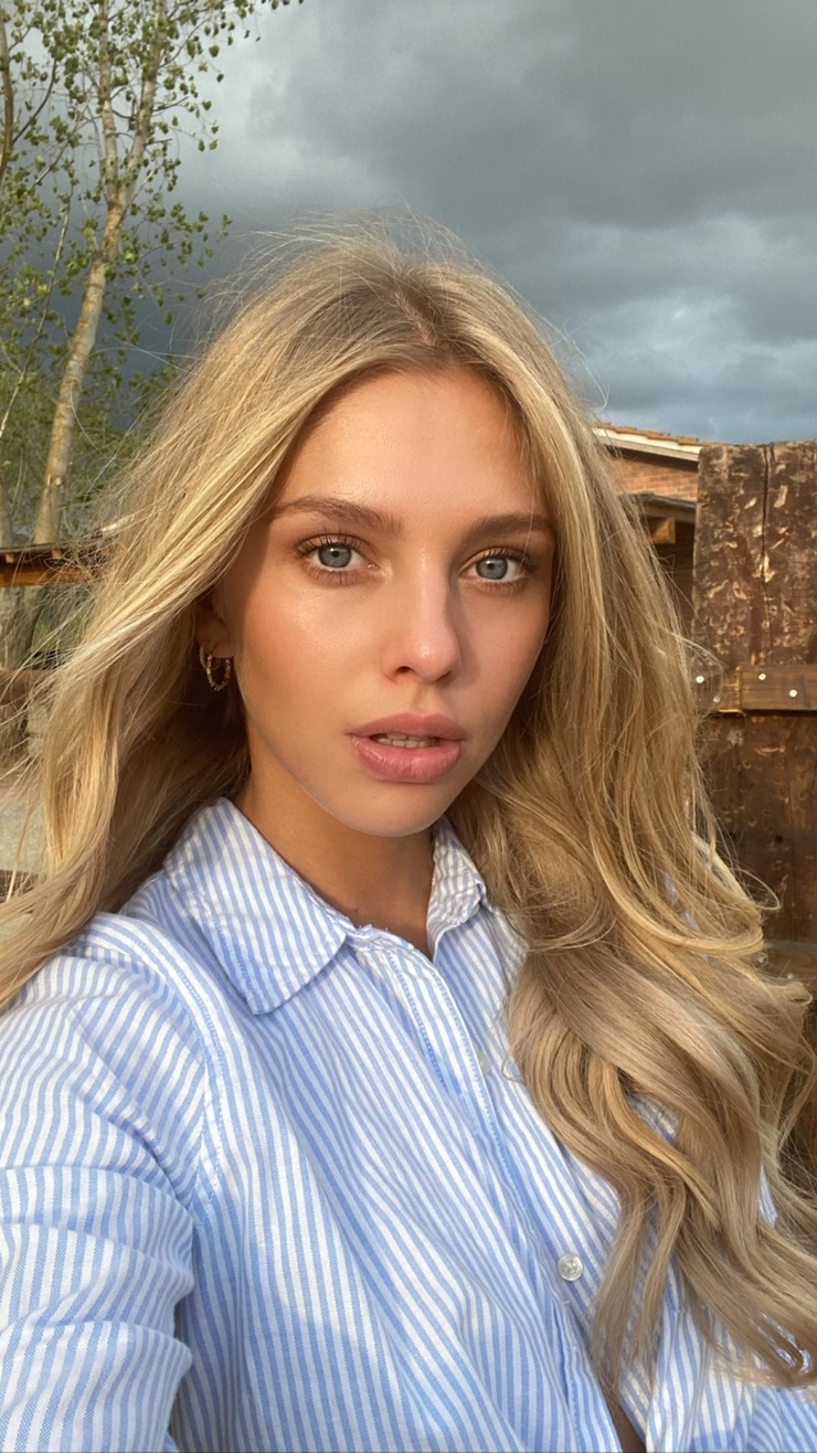 Picture of Alexa Breit