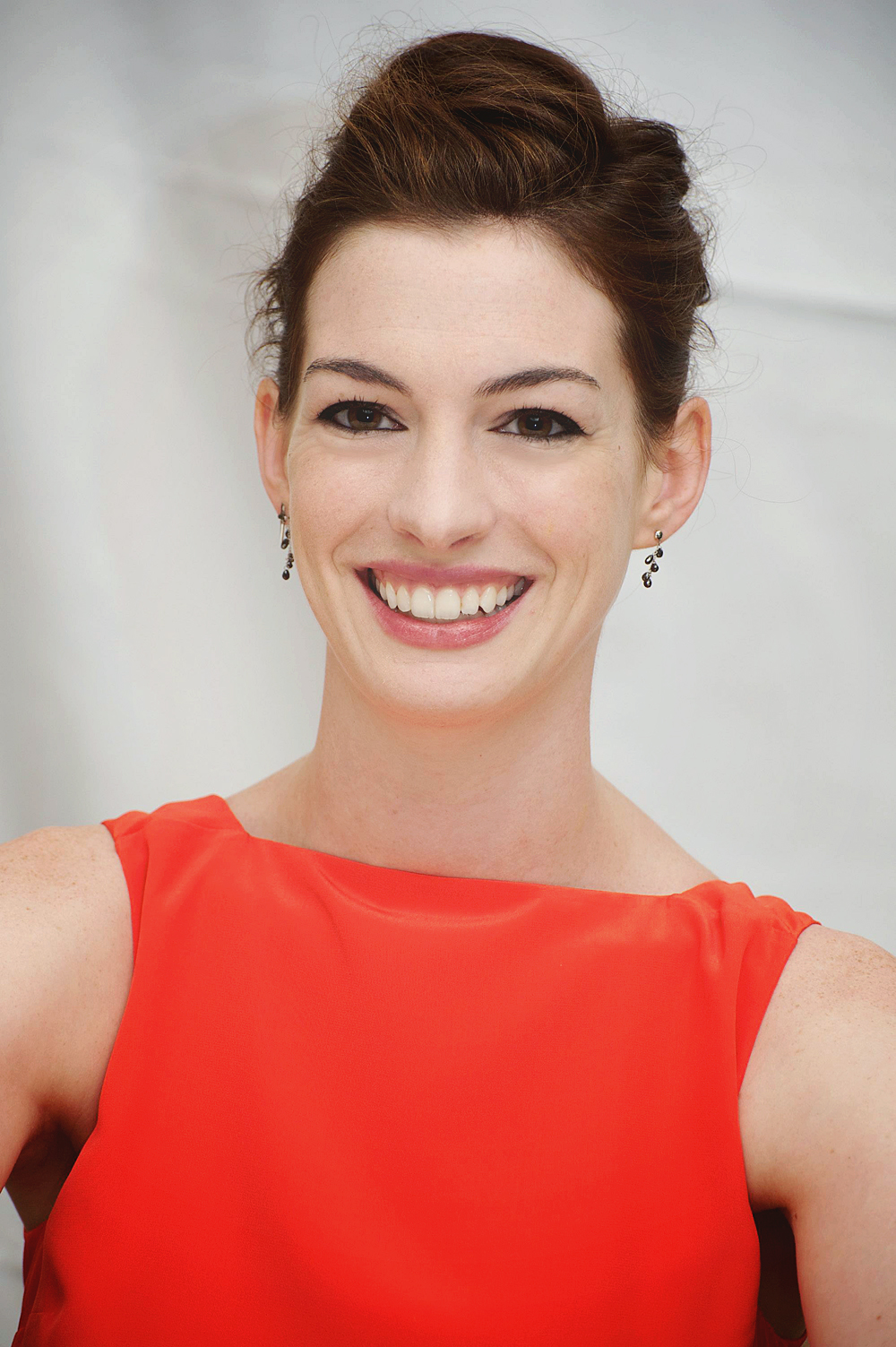 Anne Hathaway image
