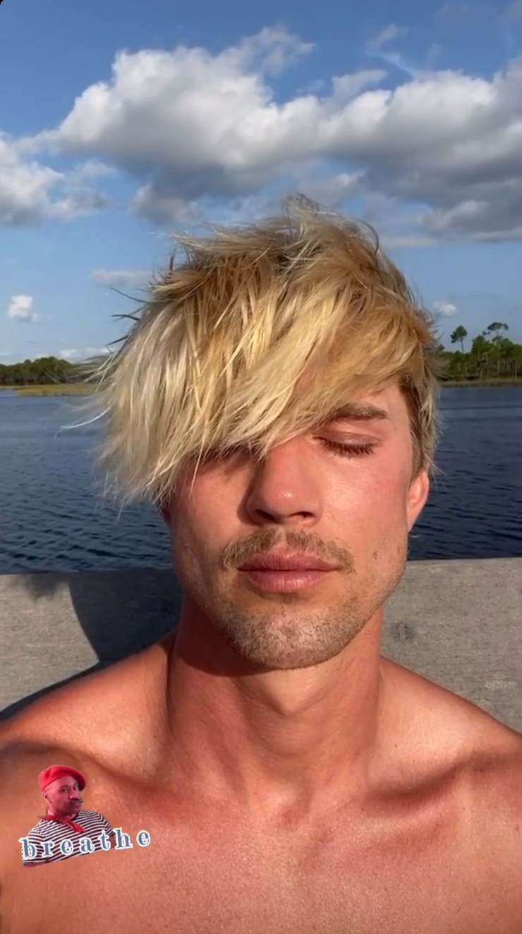 Picture of Drew Van Acker