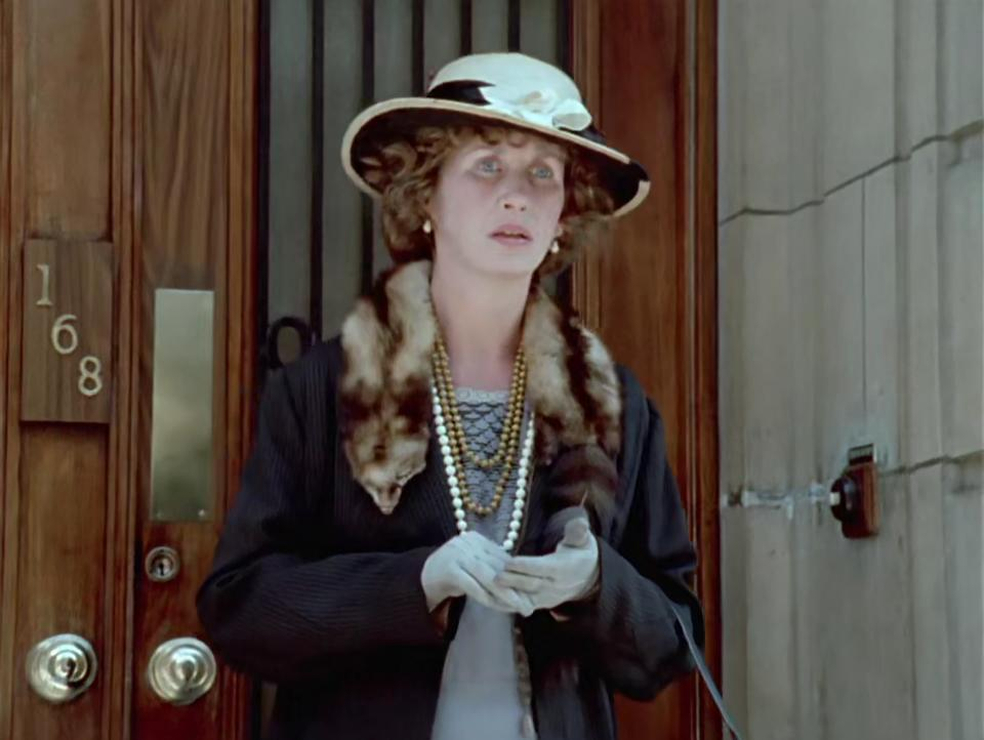 Carolyn Colquhoun image