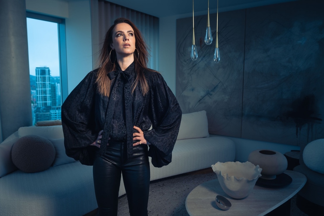 Picture of Amy Manson