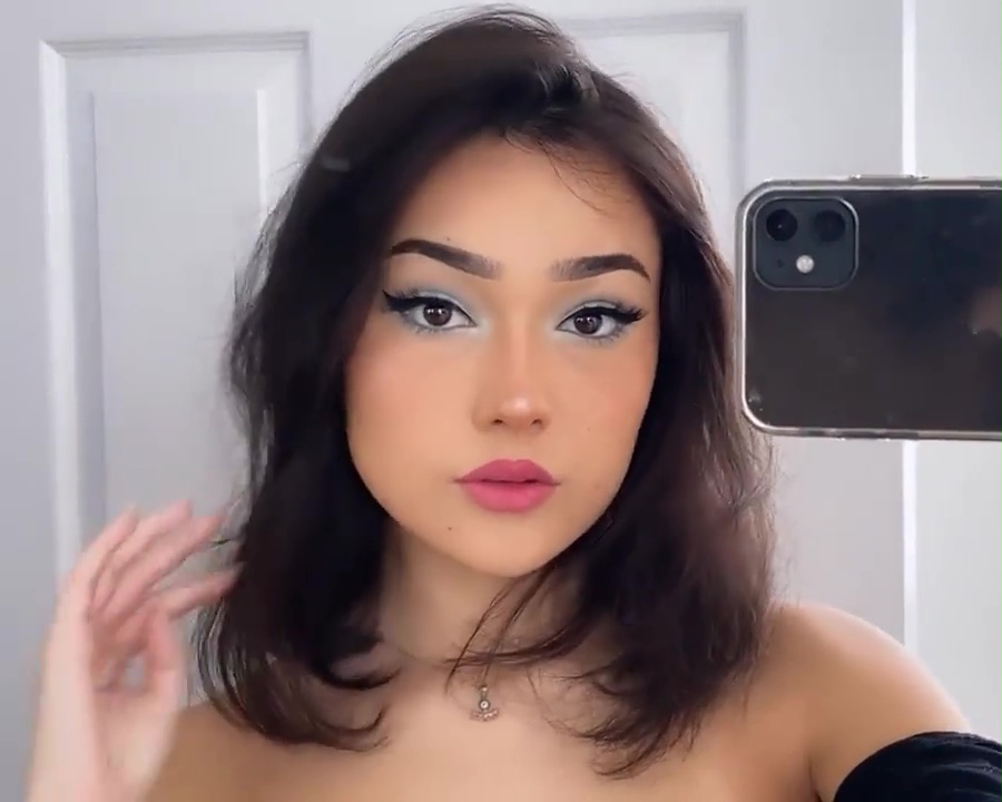 Isabel Martinez image