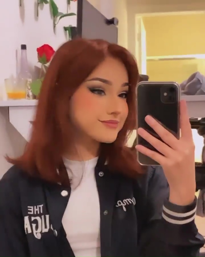 Isabel Martinez image