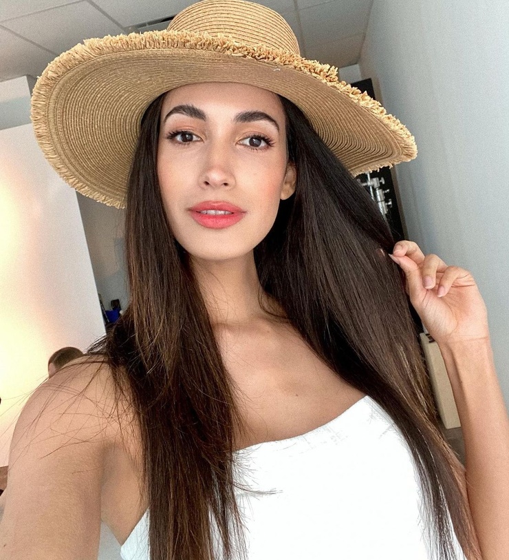 Picture of VERONICA MONTANO