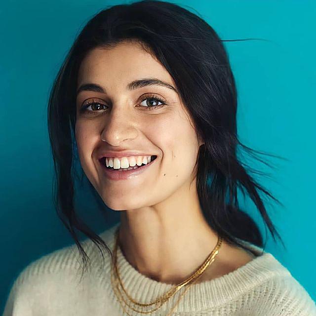 Picture of Anya Chalotra