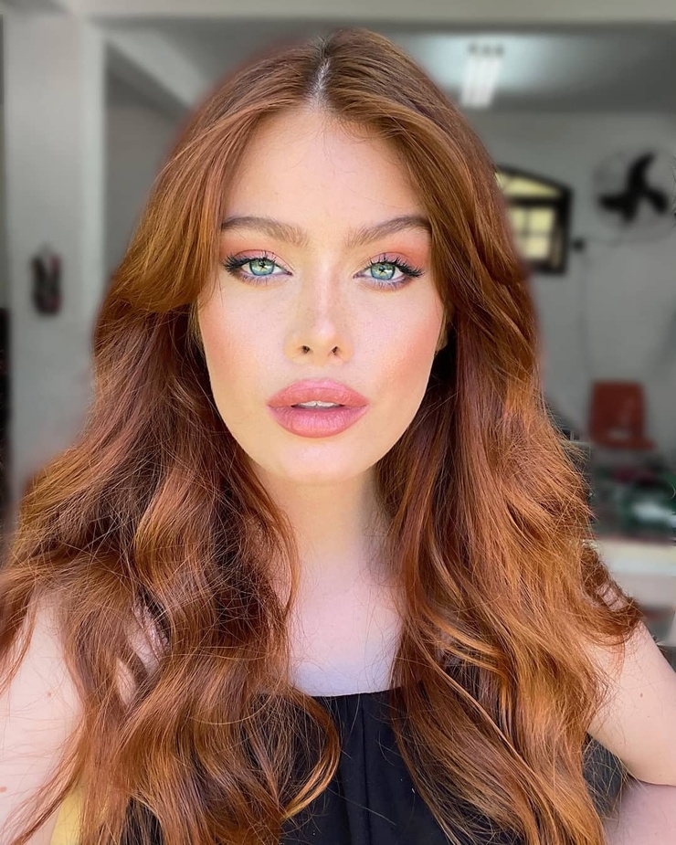 Picture of Lara Wolf Model