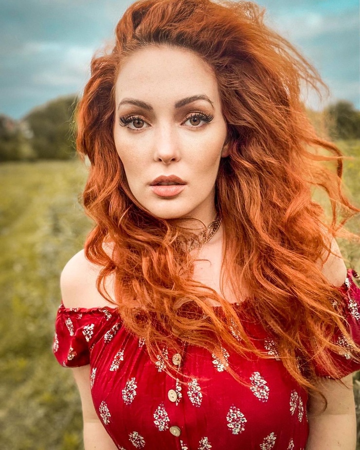 Nicole Simone image