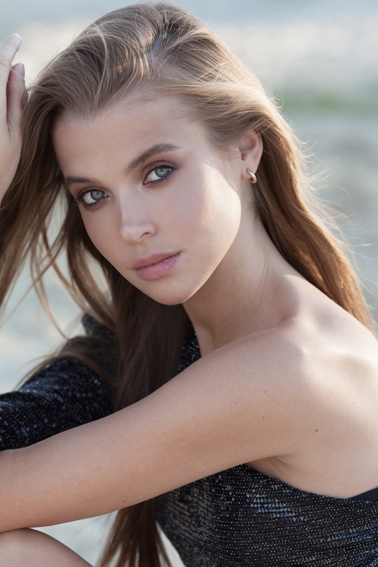 DARIA BARDOLA picture