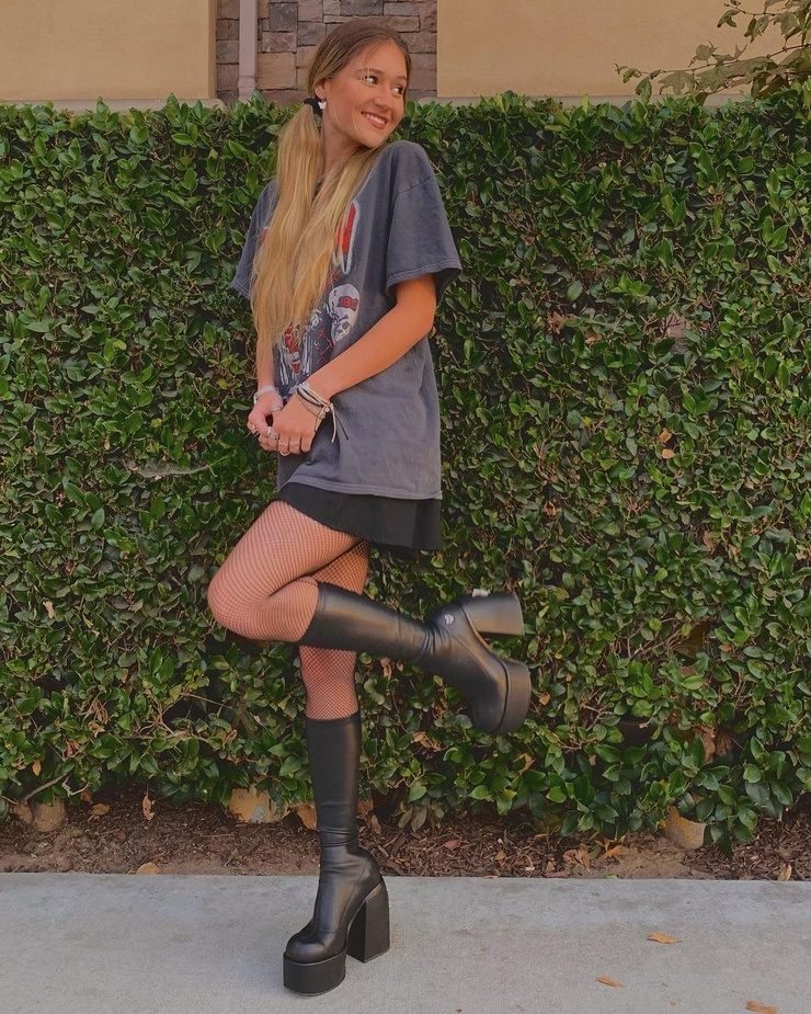 Image of Riley Lewis