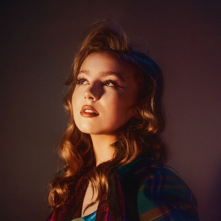 Picture of Bebe Wood