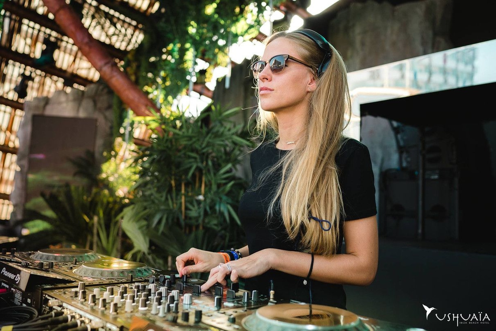 Nora En Pure image