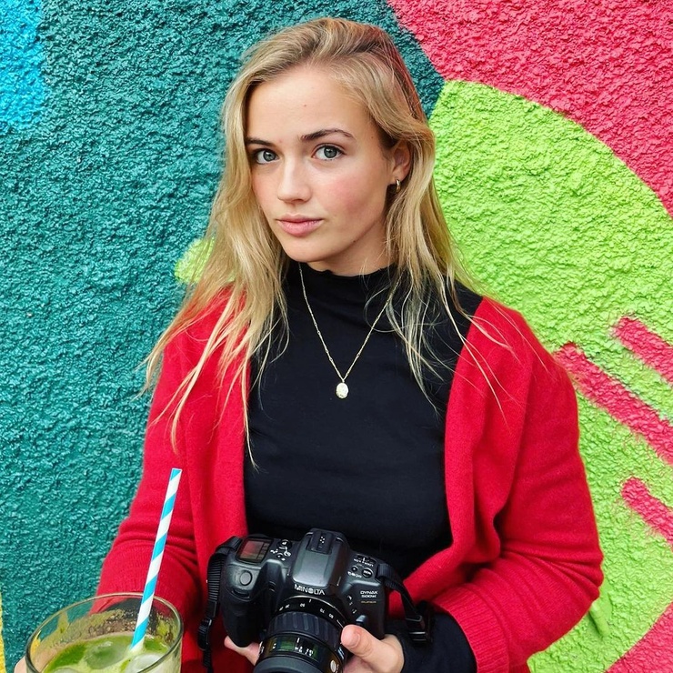 Rosie Graham image