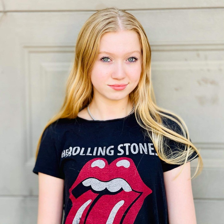 Picture of Abigail Zoe Lewis