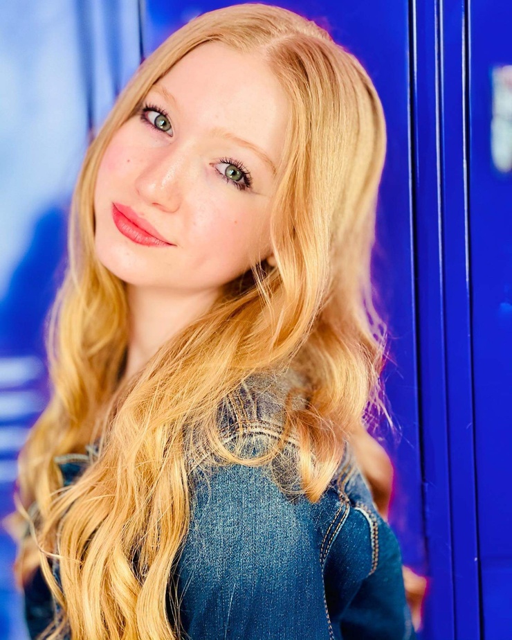 Picture of Abigail Zoe Lewis