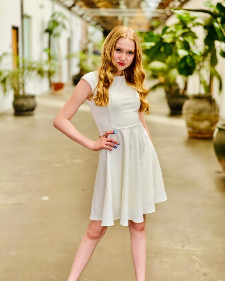 Image of Abigail Zoe Lewis