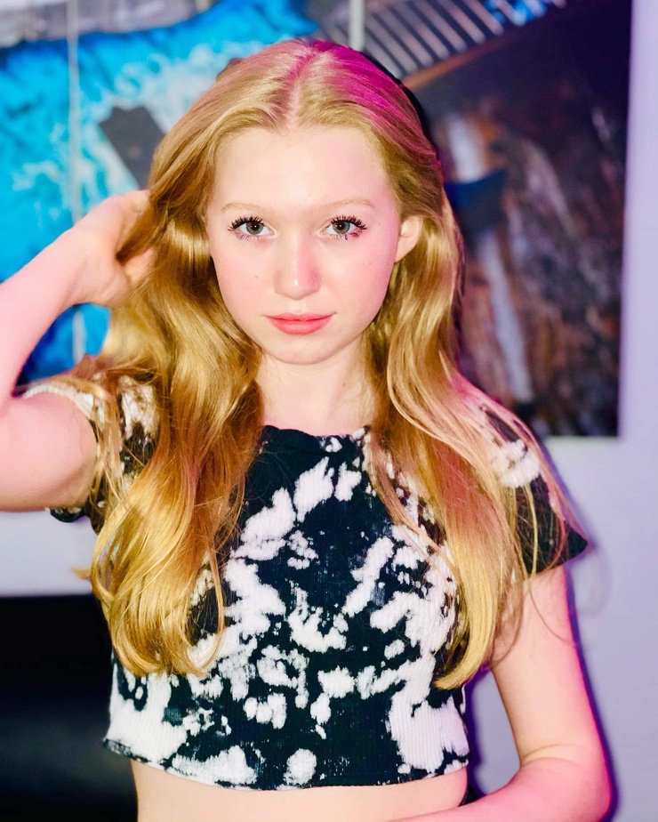 Picture of Abigail Zoe Lewis