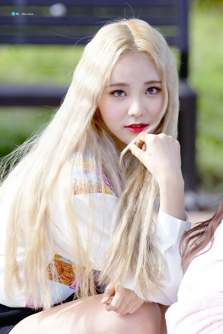 Jinsoul image