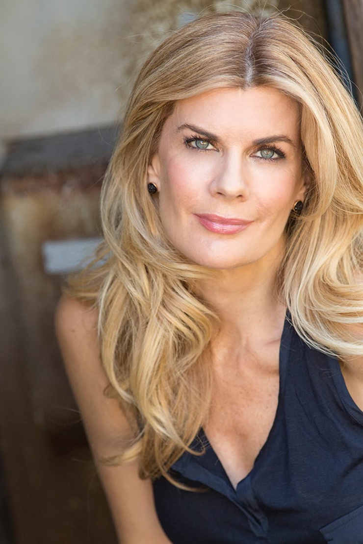 Picture of Mia Matthews