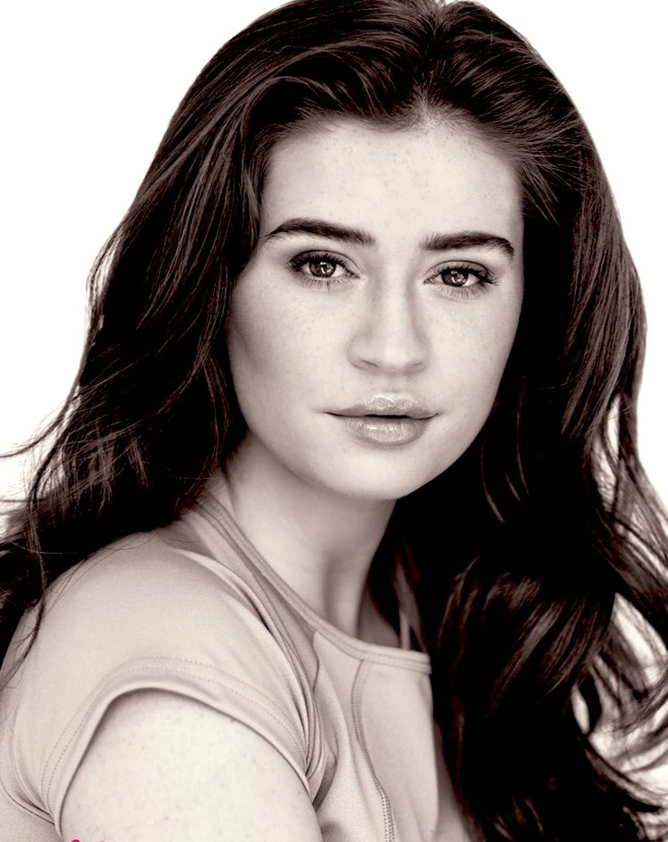 Caylin Turner picture