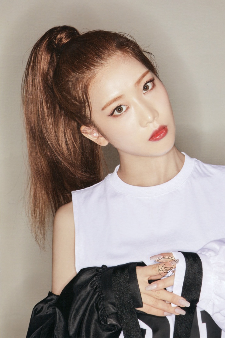 Kim Lip picture