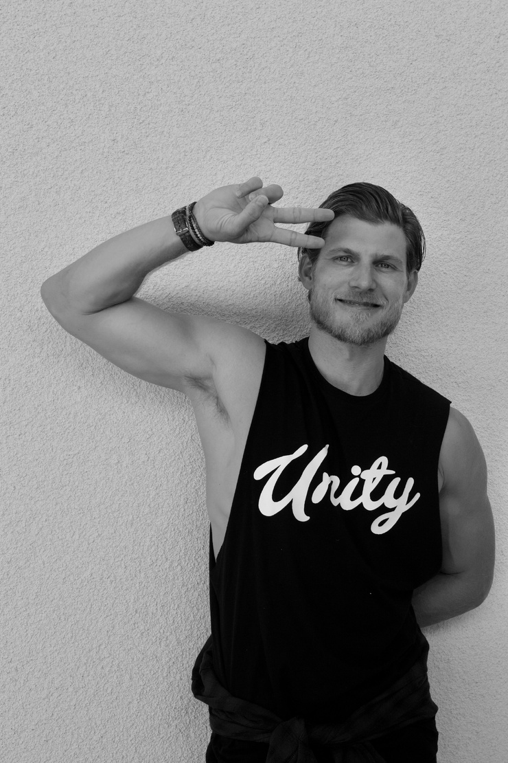 Travis Van Winkle image