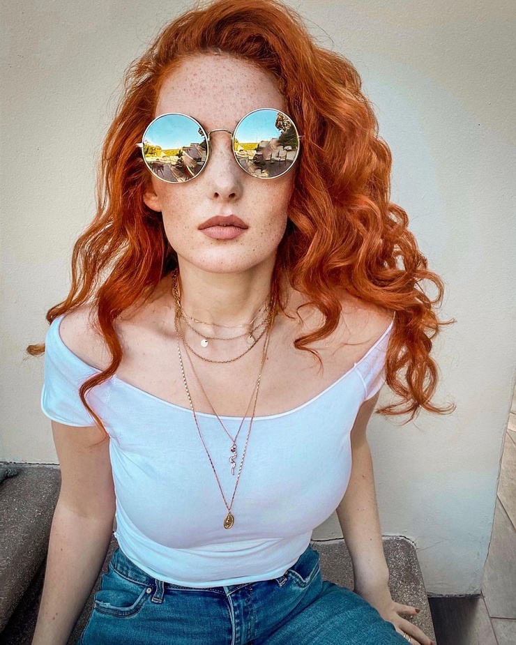 Nicole Simone image