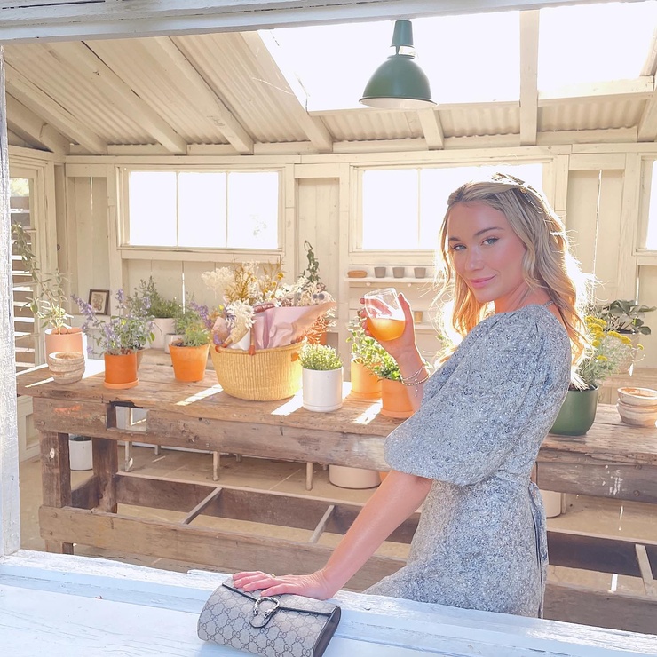 Katrina Bowden picture