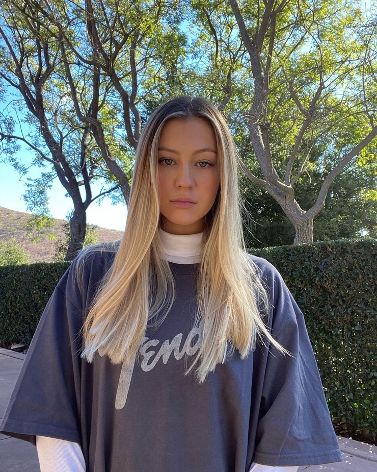 Picture of Ava Sambora