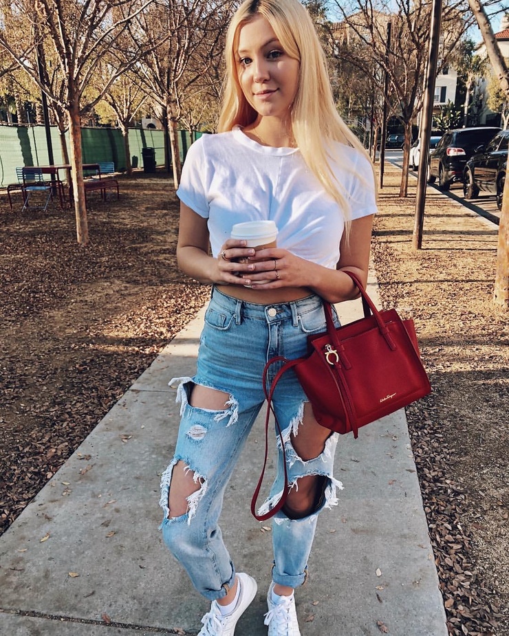 Picture of Ava Sambora