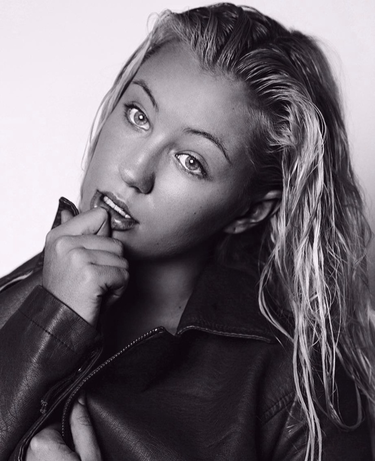 Picture of Ava Sambora