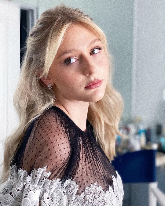 Picture of Alyvia Alyn Lind