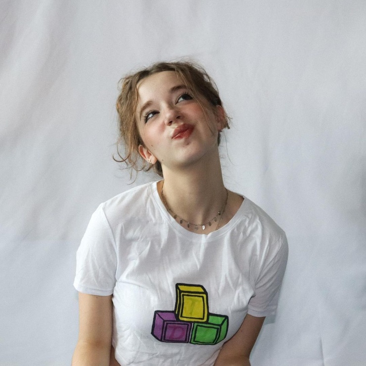 Picture of Ariella Glaser