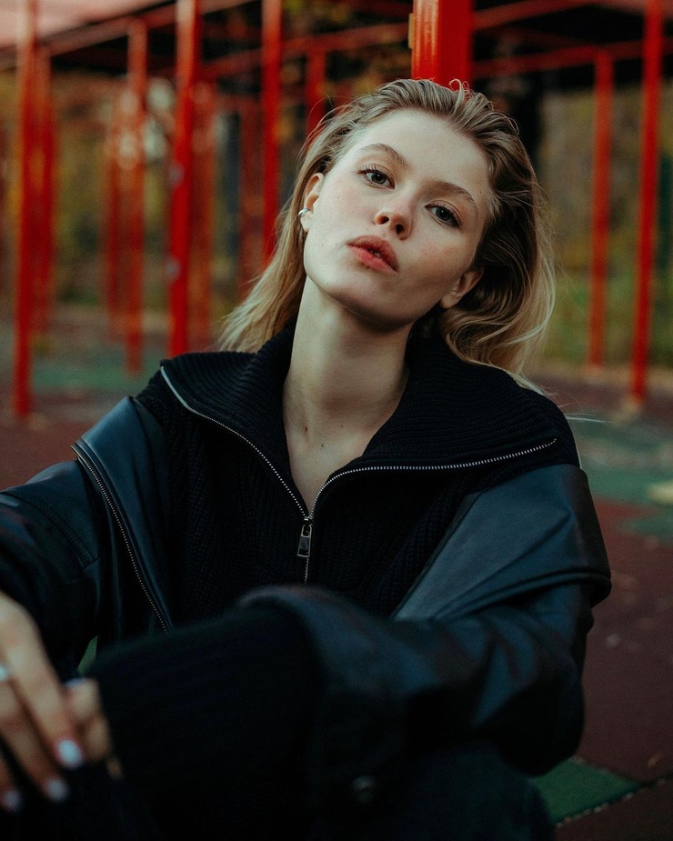 Picture of Luna (model)