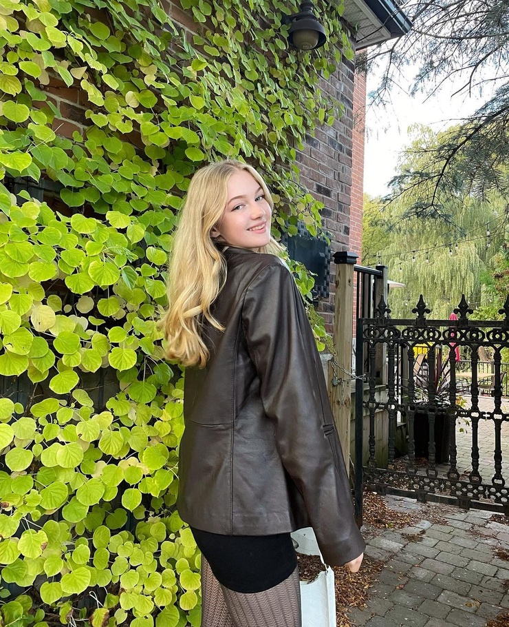 Picture of Sarah Abbott