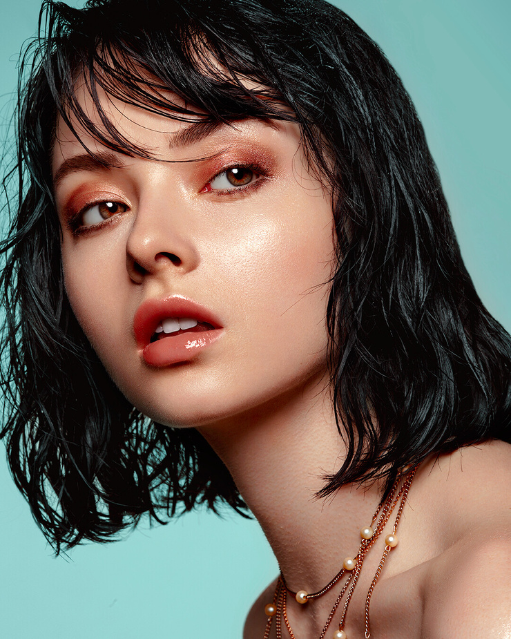 Picture of Alina Lee