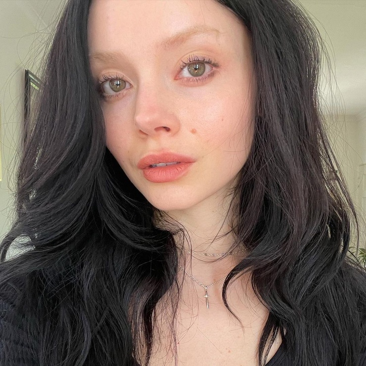 Picture of Alina Lee