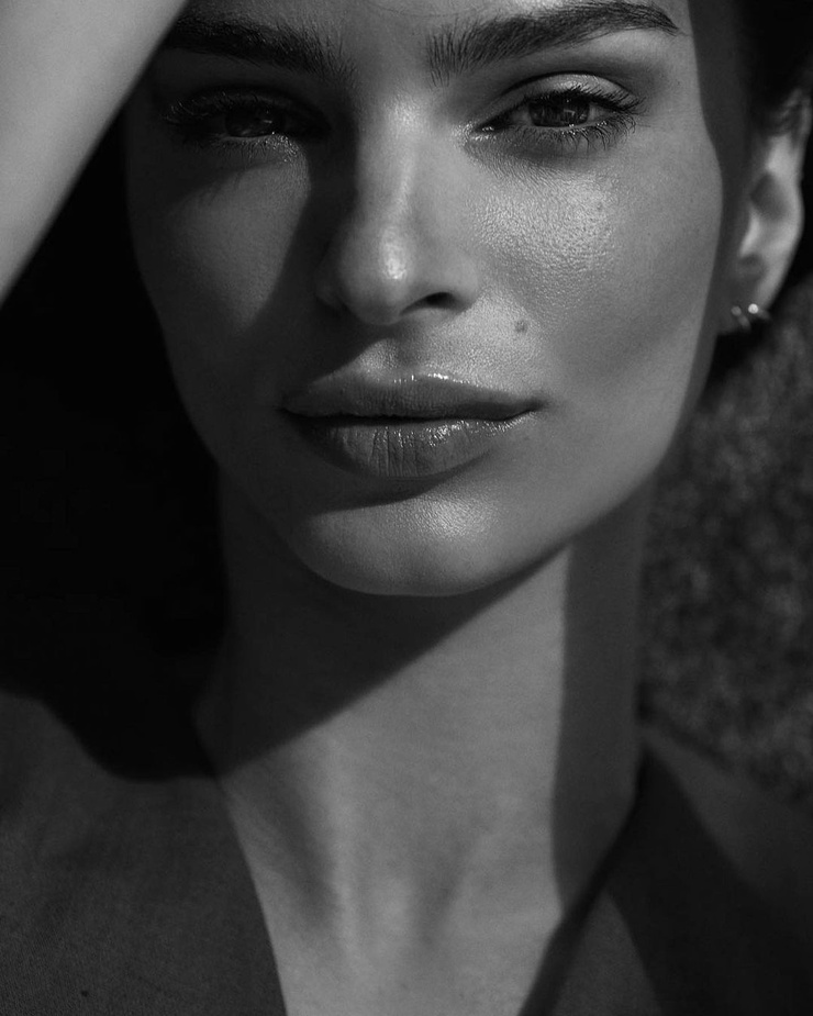 Picture of Emily Ratajkowski