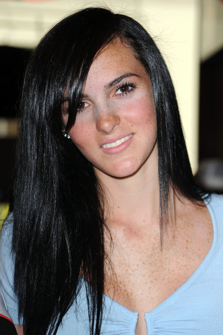 Ali Lohan image
