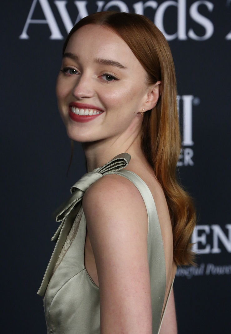 Picture of Phoebe Dynevor