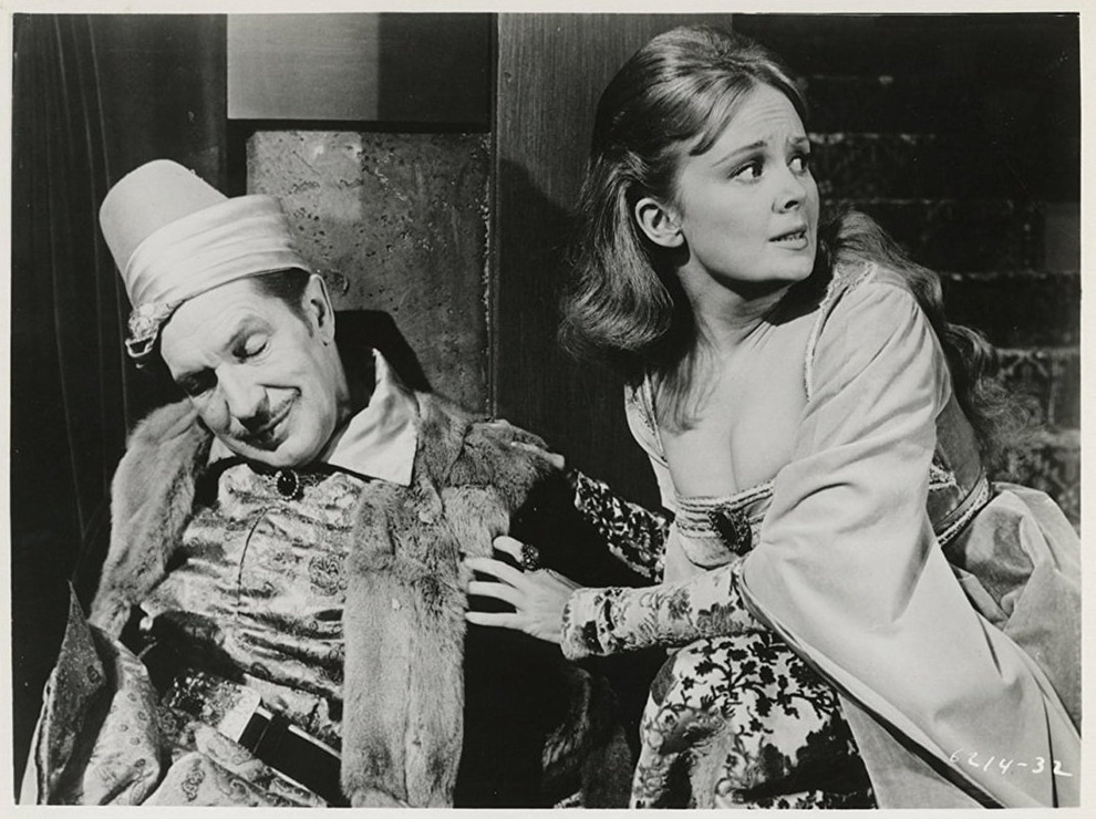 Vincent Price, Olive Sturgess