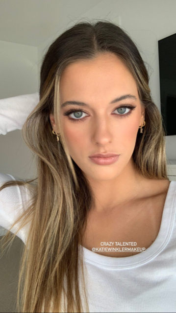 Picture of taya brooks
