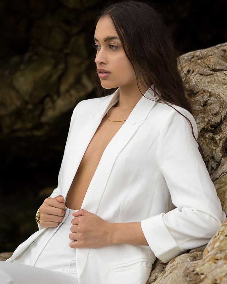 Layla Iftekher image