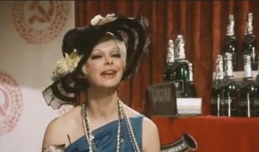 Auch Ninotschka zieht ihr Höschen aus picture