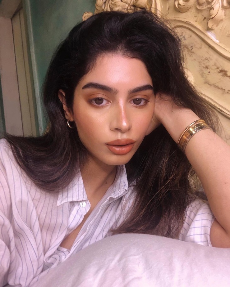 Khushi Kapoor image
