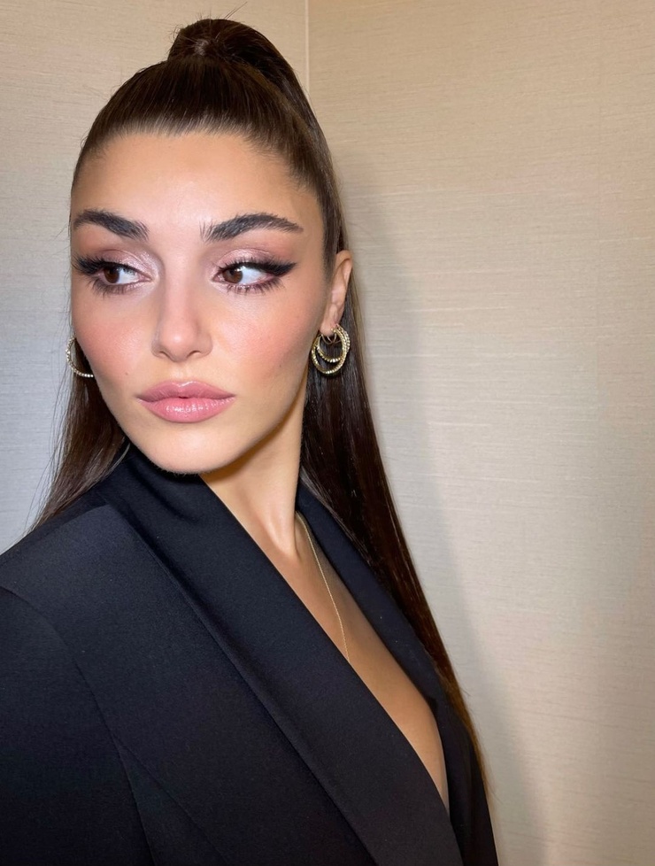 Picture of Hande Erçel