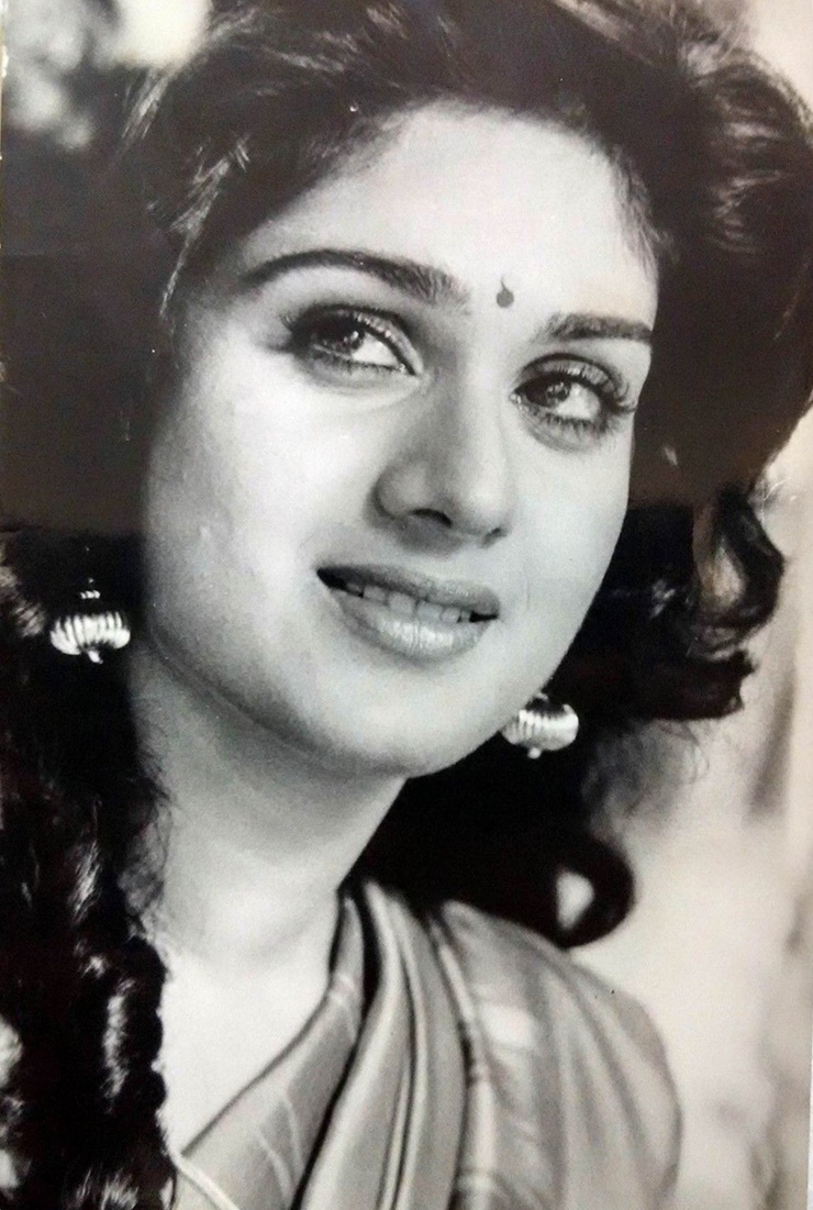 Picture of Meenakshi Sheshadri