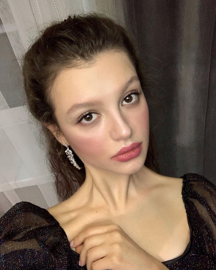 Picture of Alena Rose