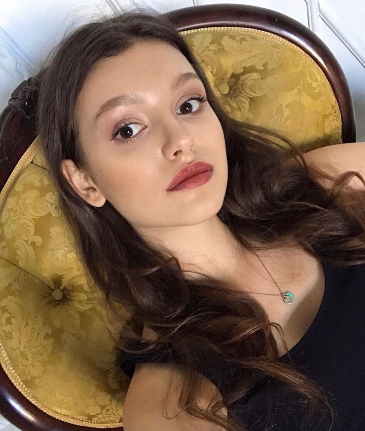 Picture of Alena Rose