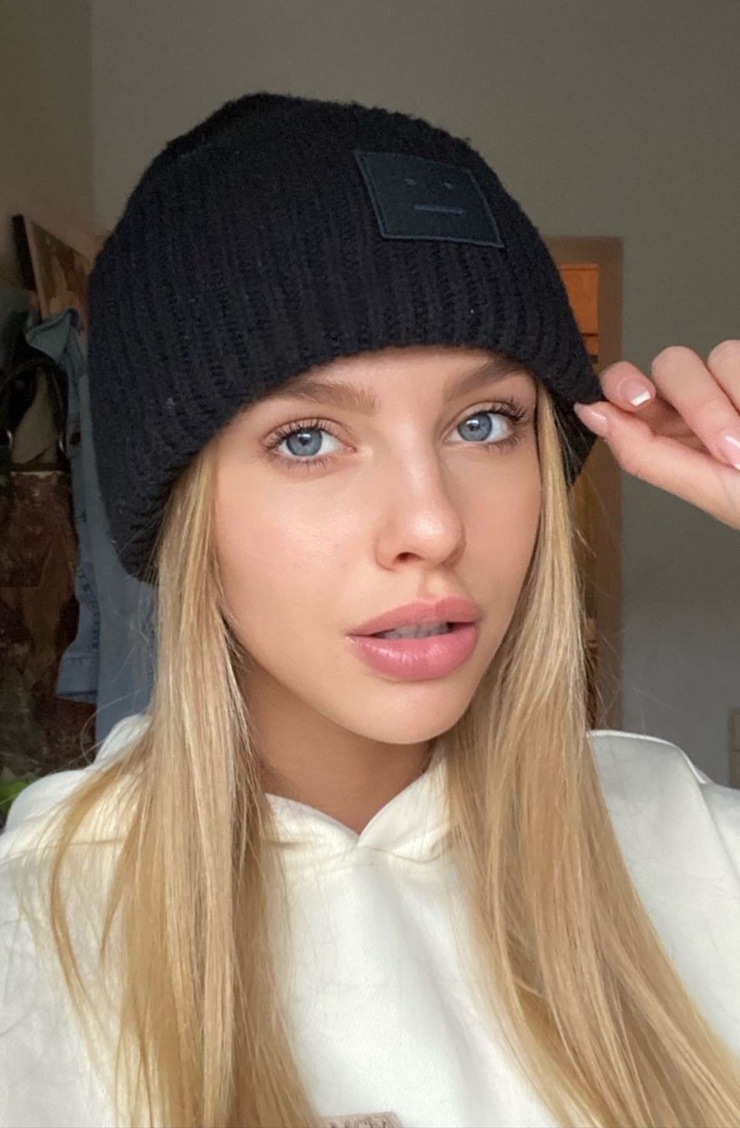 Picture of Alexa Breit